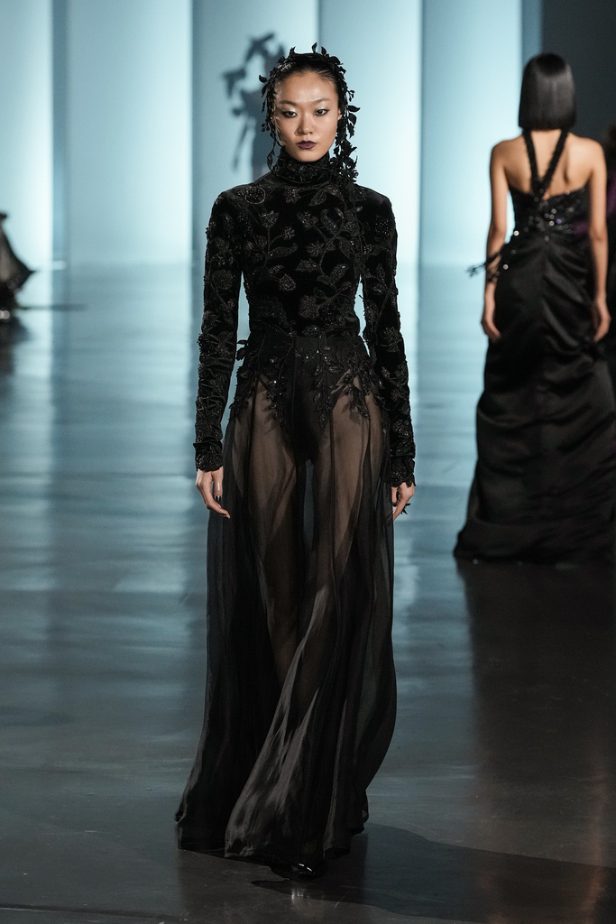 RAHUL MISHRA SS 2025 HAUTE COUTURE | Foto Sfilata Amica RAHUL MISHRA SS 2025 HAUTE COUTURE | Foto Sfilata Amica